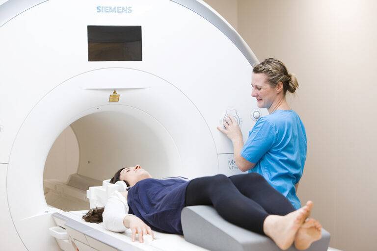 MRT HWS (Halswirbelsäule)